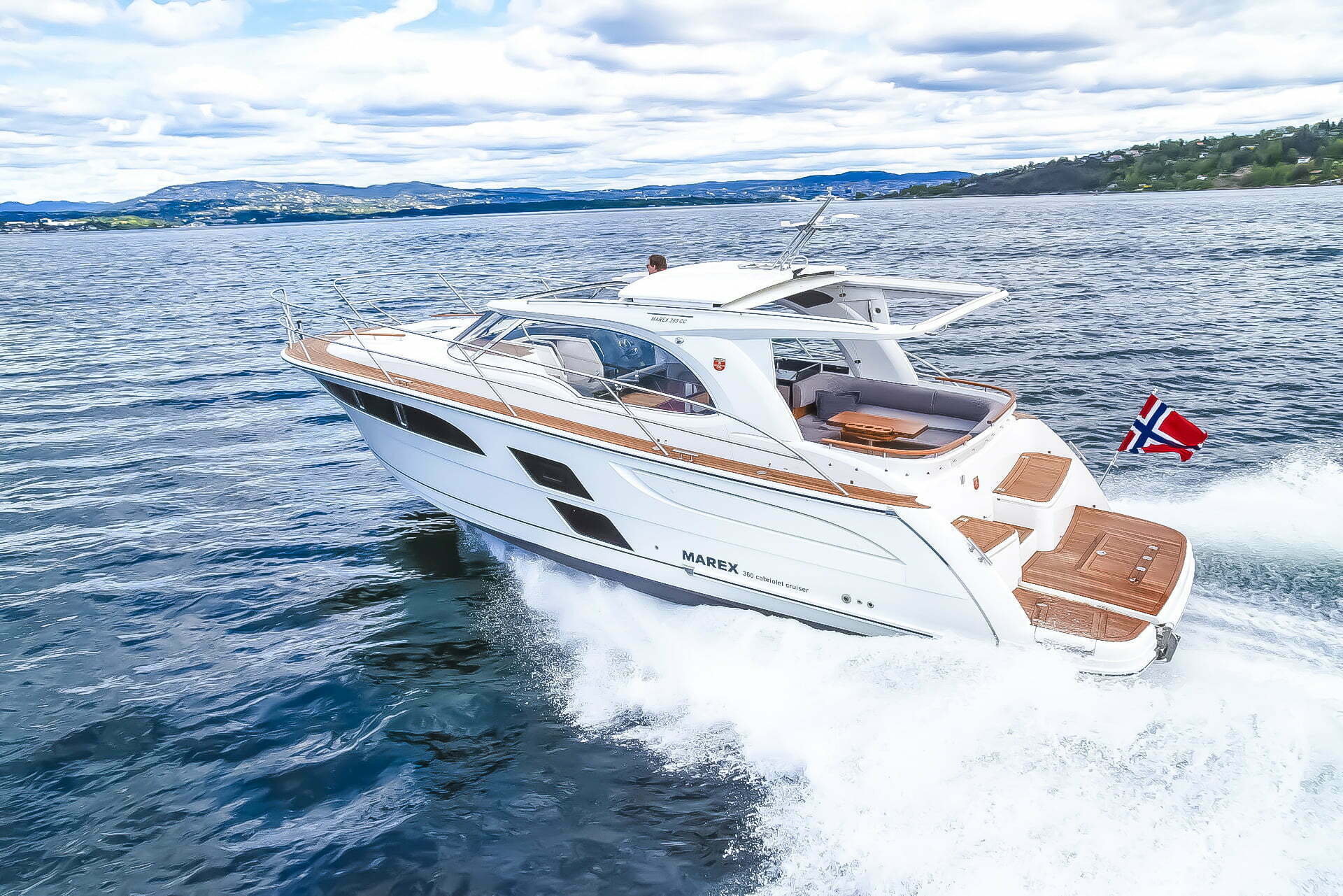Marex 360 Cabriolet Cruiser - Zipwake